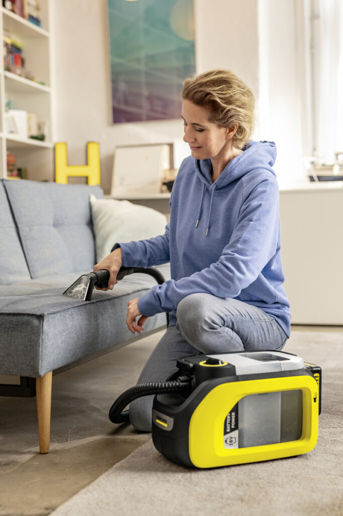 Karcher SE3-18 Compact Battery Spot Cleaner - Cleaning Clinic